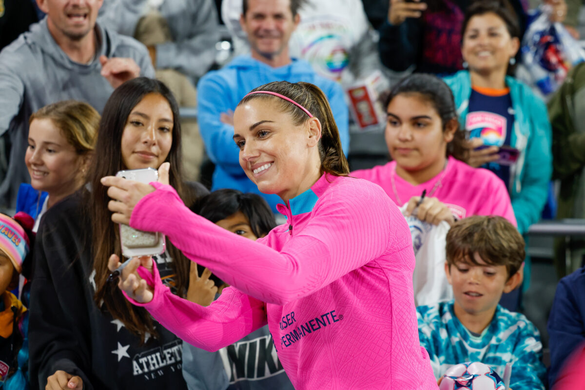 Alex Morgan Jersey Retirement Match - San Diego Wave Fútbol Club